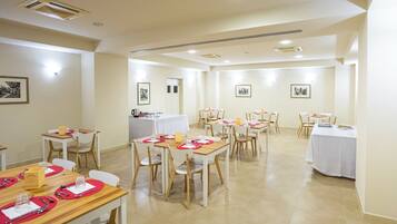 Pequeno-almoço tipo buffet diário incluído