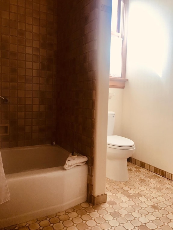 Cross Ocean View From Balcony-relax-queen Bedroom - Pacific Grove, CA