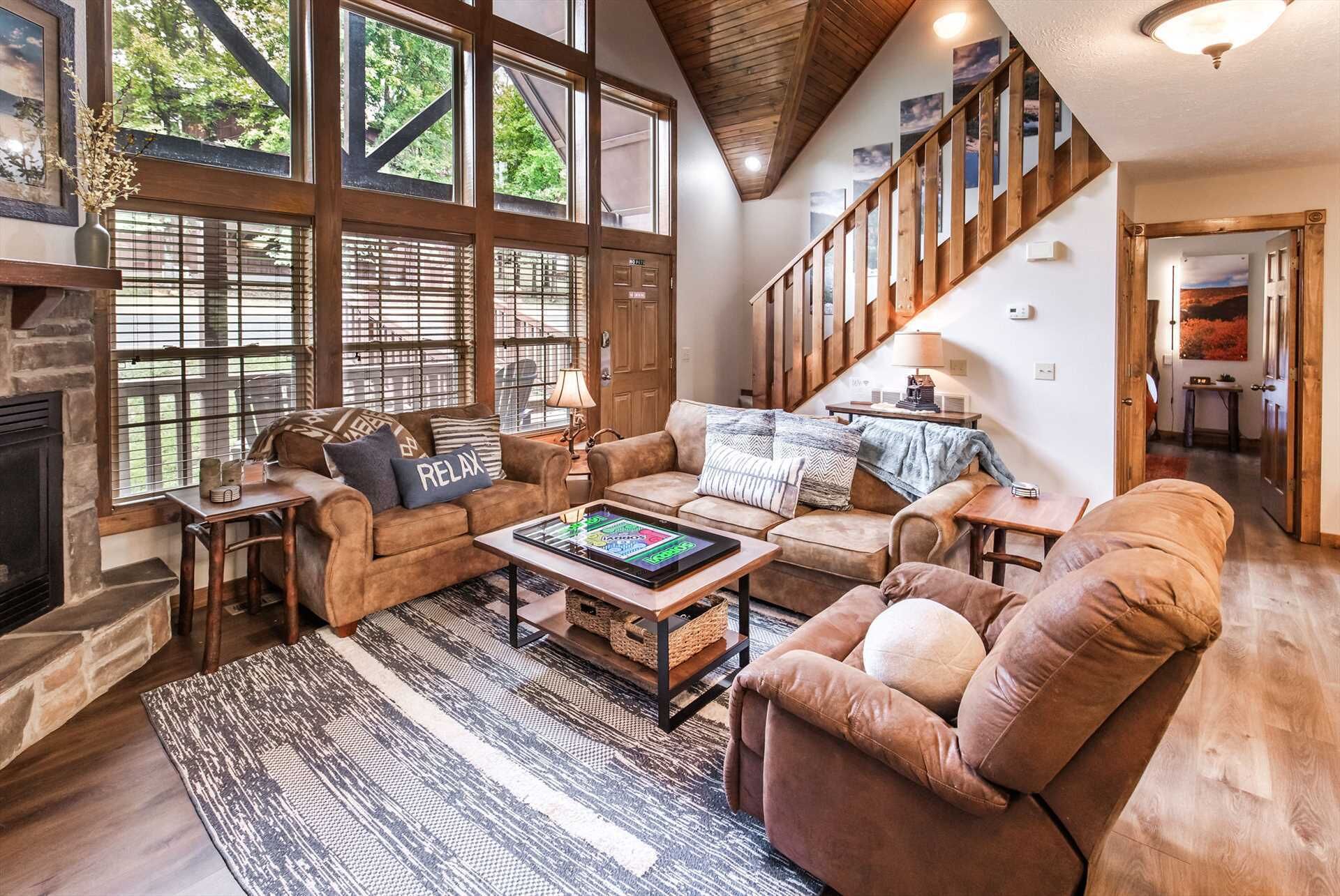 Updated Stonebridge Lodge, Log Beds,  Deck With Tv And Large Grill , Open Yard | 115 - Branson, MO