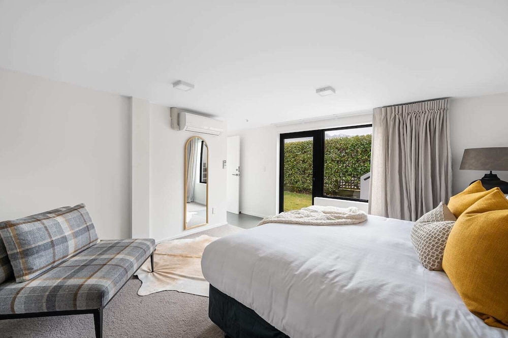 Karearea: Hot Tub, Fireplace, Bbq & Ac - Queenstown