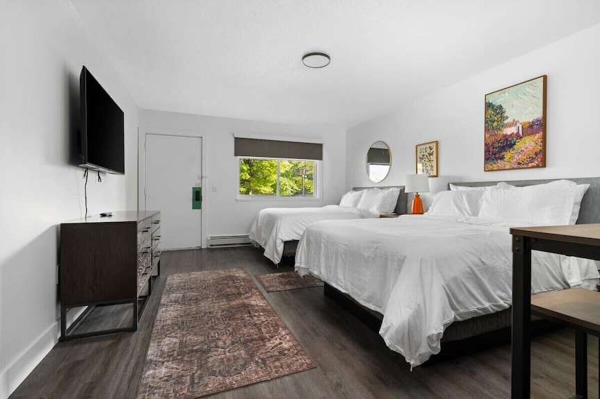 Peninsula One Apartments Unit 23 - Traverse City, MI