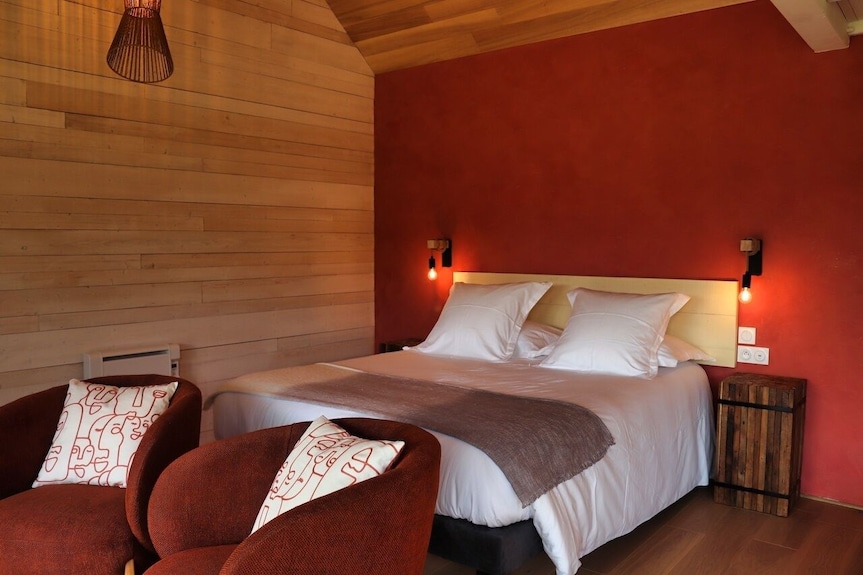 Cabane-spa éCrin D'auvergne Propose Des Lodges Avec Spa Privatif Haut De Gamme - Cantal