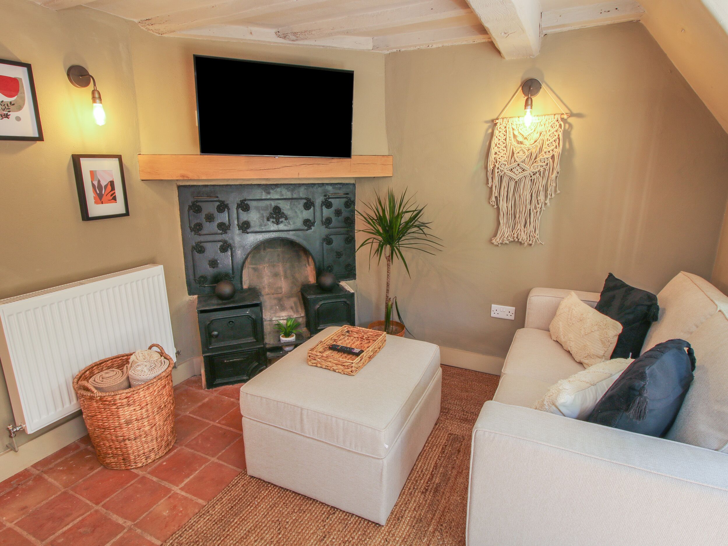Number 5, Pet Friendly, Character Holiday Cottage In Ironbridge - テルフォード