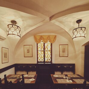 Pequeno-almoço tipo buffet diário (13 EUR por pessoa) 