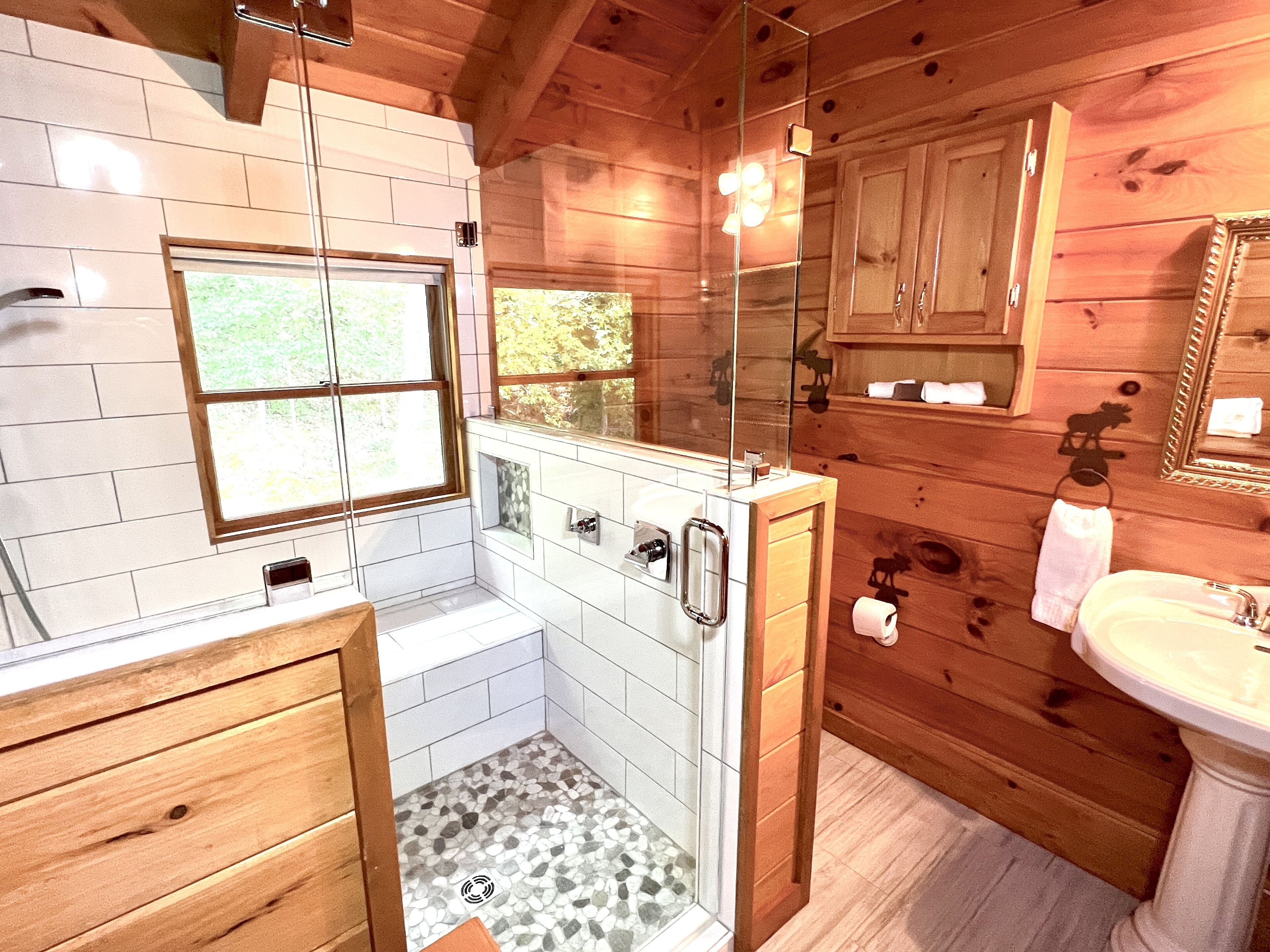 Cabine, 3 quartos | Casa de banho | Toalhas fornecidas 