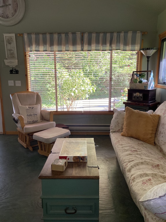 Romantic Cottage With A Covered Gas Fire Pit, 10 Min Walk To Sargeant Bay Beach - Sunshine Coast