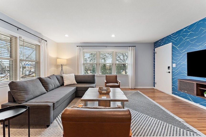 Steps To Lake|garage Parking|fire Table|deck|bikes - Minneapolis