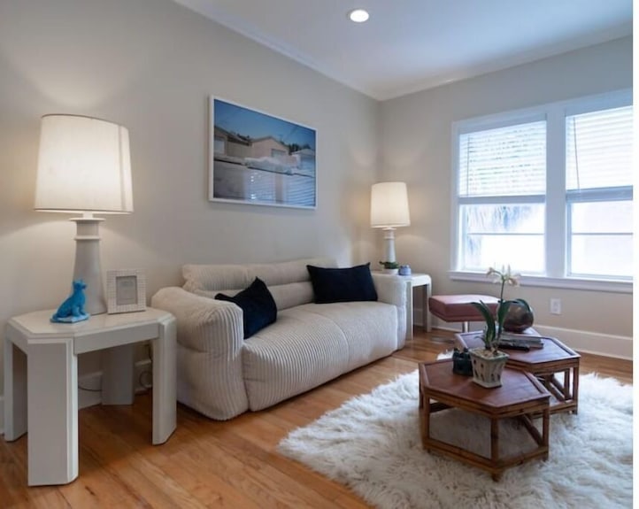 Downtown 2 Bedroom 2 Bath Cottage - West Palm Beach, FL