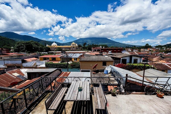 Amura Hostel - Antigua Guatemala