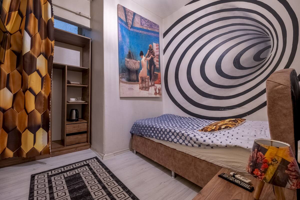 Quarto Individual Básico | Roupa de alta qualidade, Wi-fi grátis, roupa de cama fornecida 