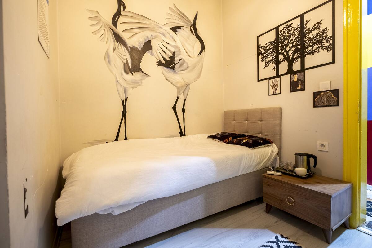Quarto Individual Básico | Roupa de alta qualidade, Wi-fi grátis, roupa de cama fornecida 