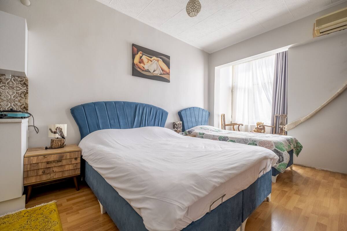 Quarto Triplo Comfort | Roupa de alta qualidade, Wi-fi grátis, roupa de cama fornecida 