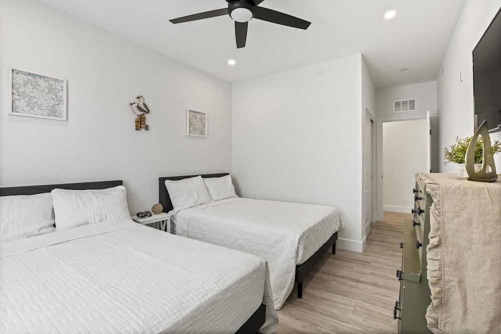 Oasis By Seaport- Classic Condo - Wildwood, NJ