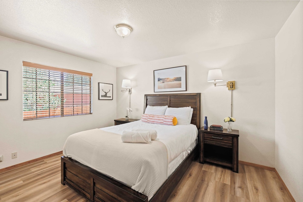 Alpenglow Chateau By Avantstay Ideal Big Bear Location W/ Pool Table & Hot Tub! - Big Bear Lake, CA