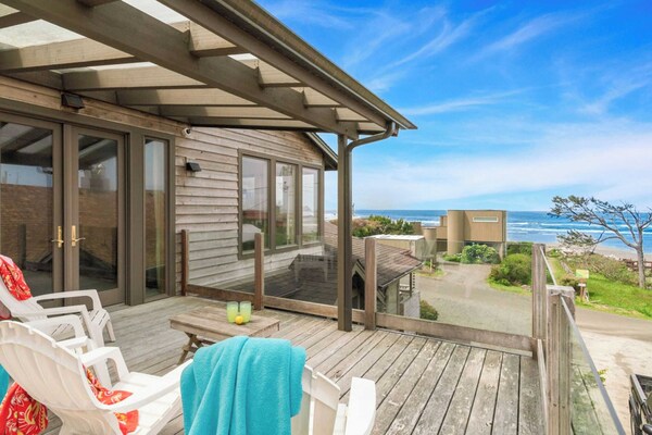 The Castle Rock Estate By Avantstay Steps From Arch Cape Beach W/ Hot Tub & Sauna - Cannon Beach, OR