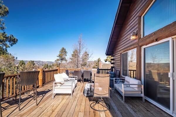 Angels Camp Lodge By Avantstay Log Style Home W/ Game Room & Hot Tub In Great Location - Big Bear, CA