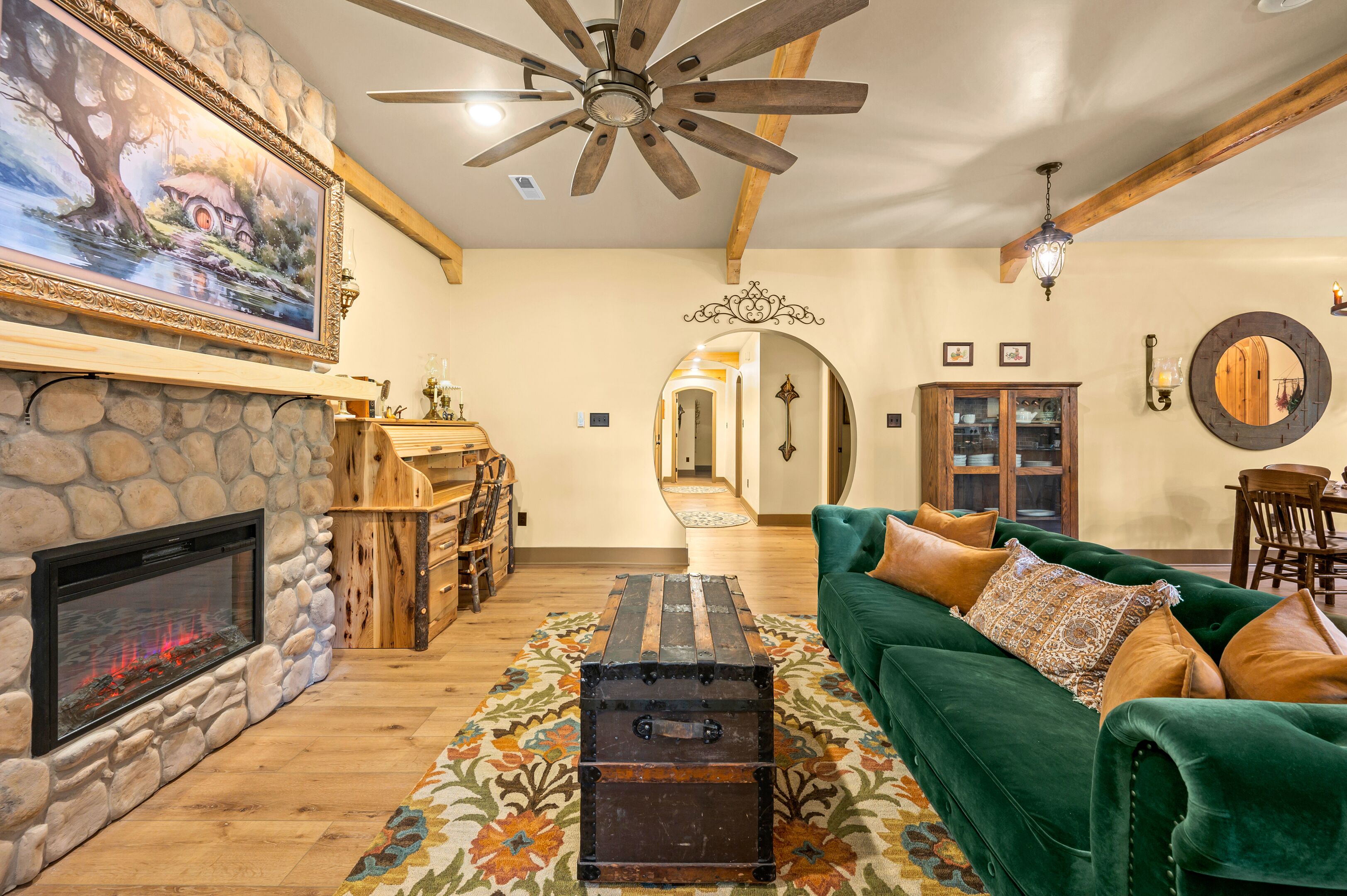 Howards Hollow! Earth Home At The Forgotten Forest! - Tennessee