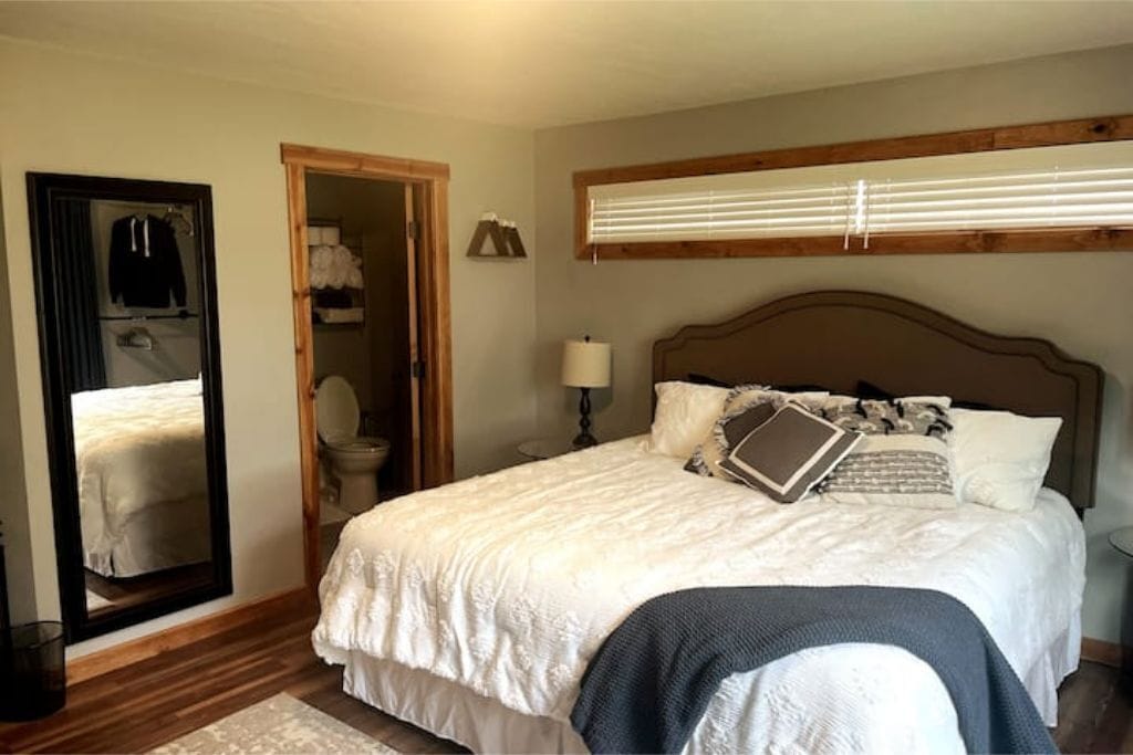 'Suitest' Spot Downtown. - Anchorage