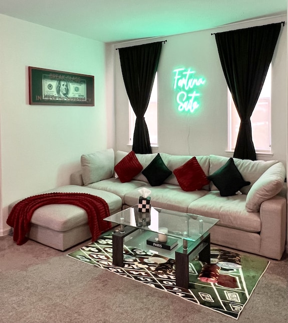 Luxury-lucky Fortuna Suite - Elk Grove