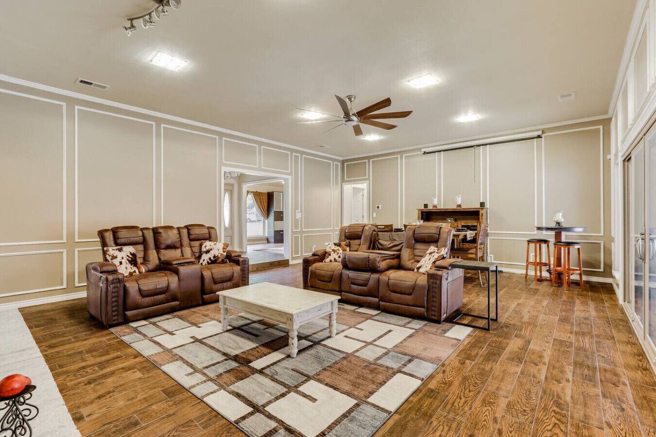 Lake House With Hot Tub 4 Bedroom And 3 Bath - Dallas, TX