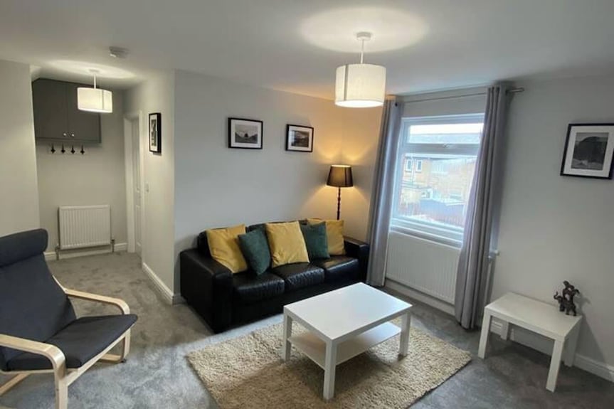 Storey Flat - Sleeps 4 - Pet Friendly - Parking - Newbiggin-by-the-Sea