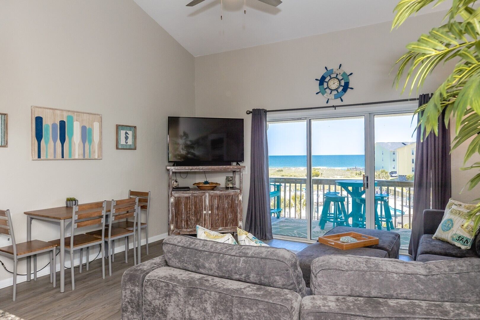 The Sunny Surf - Top Floor Surf Condo - 2 Brs, 2 Ba! - Surf City, NC