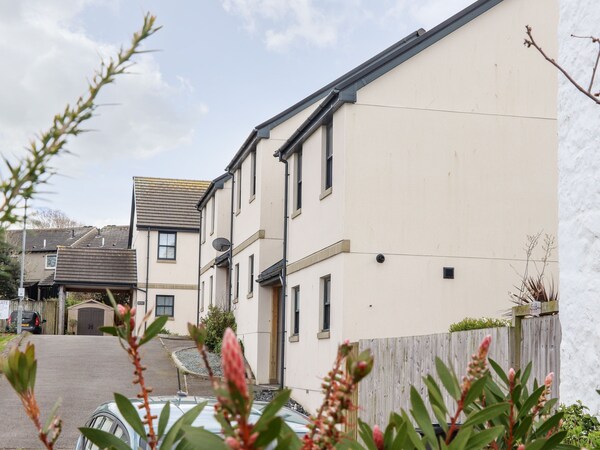 1 Queensway Gardens - Hayle