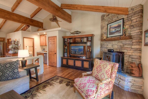 Cozy Bear Lodge 3 Bedroom Home By Redawning - Incline Village, NV