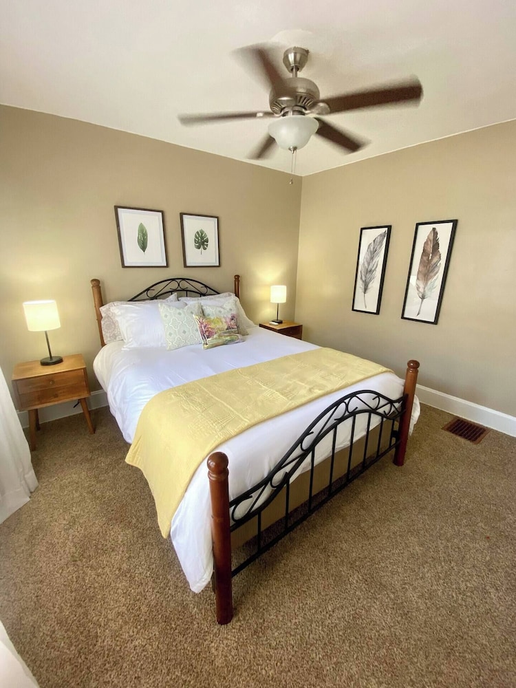 Charming Pet Friendly Bungalow - Terre Haute, IN