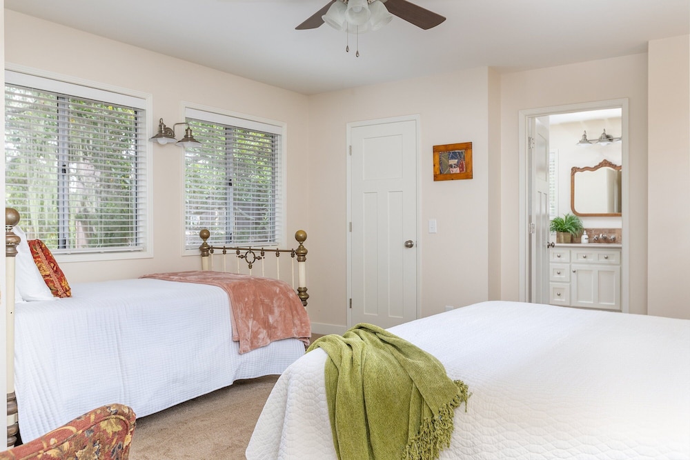 Hollie's Hideaway: 3 Br, 3 Ba House In Cambria, Sleeps 6 - Cambria, CA