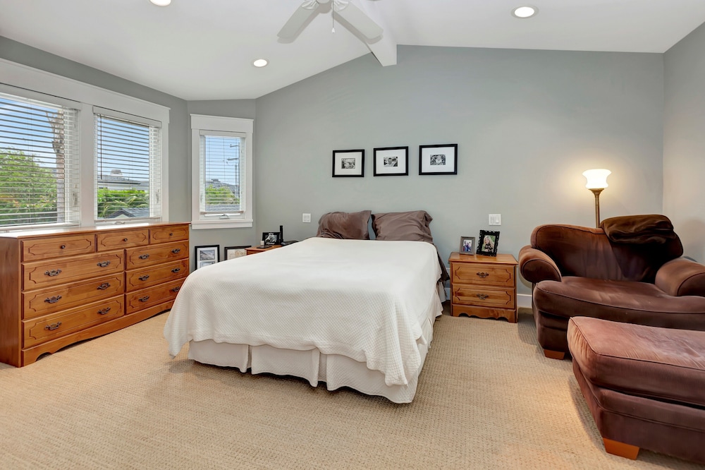 Walking distance to Lasuen Beach - Surf and Sand - San Clemente | Vrbo