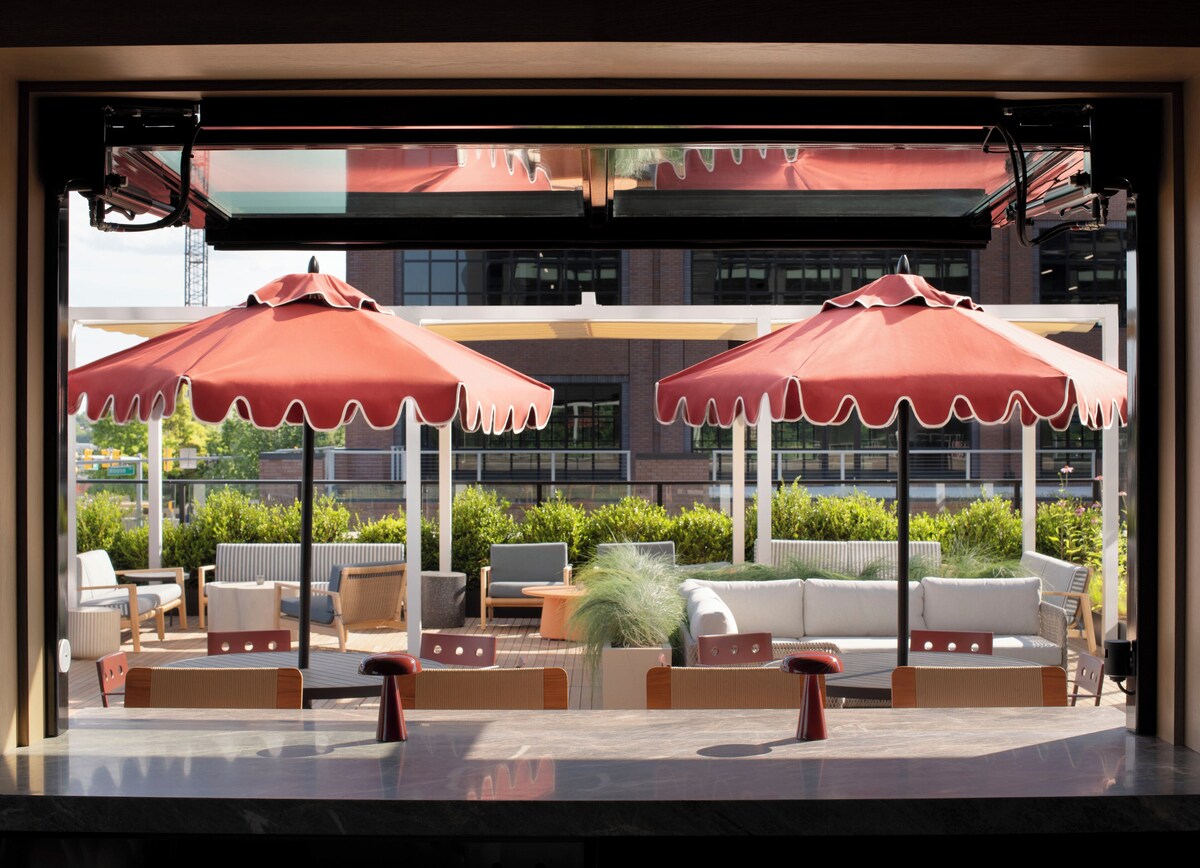 ROOST Baltimore (Hotel) Reviews, Deals & Photos 2026 - Expedia.com