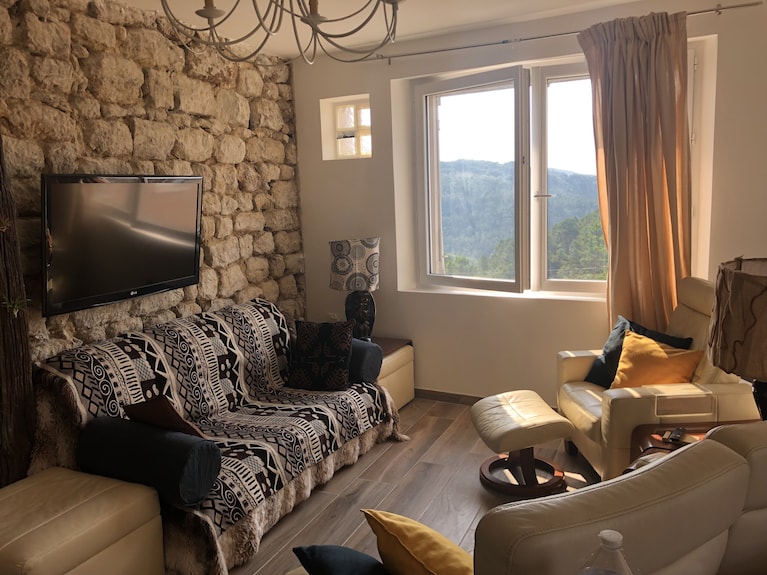 Maison De Village Rénovée Dans Un Hameau Calme En Campagne Ardéchoise - Aubenas