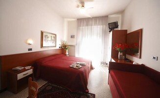 Cofre no quarto, secretária 