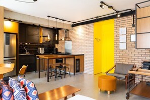 Apartamento | Área de estar | TV de tela plana