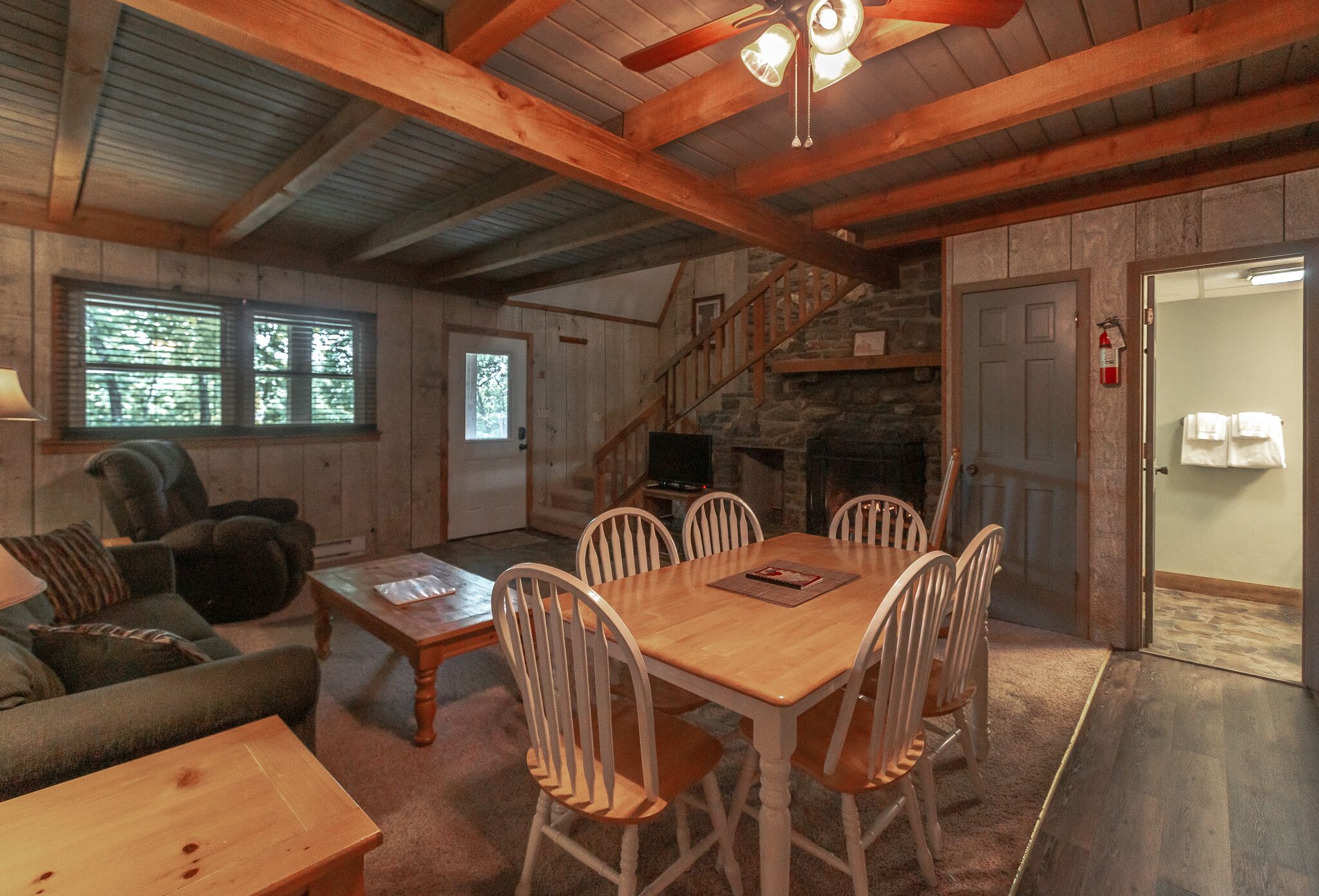 Cozy Cabin #37 - Sleeps 6 - Full Kitchen + Fireplace - Between Boone & Blowing Rock Nc - Blowing Rock, NC