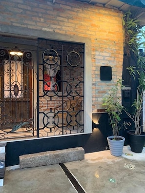 Entrada do alojamento