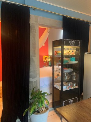 Apartamento standard | Cozinha privada | Geladeira, cooktop, torradeira, forno com torradeira