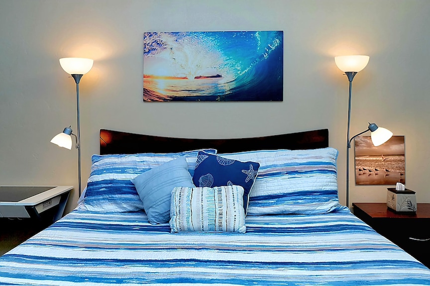 Encinitas - The Leucadia Beach Grotto - Pet-friendly & Steps To Everything! - San Diego, CA