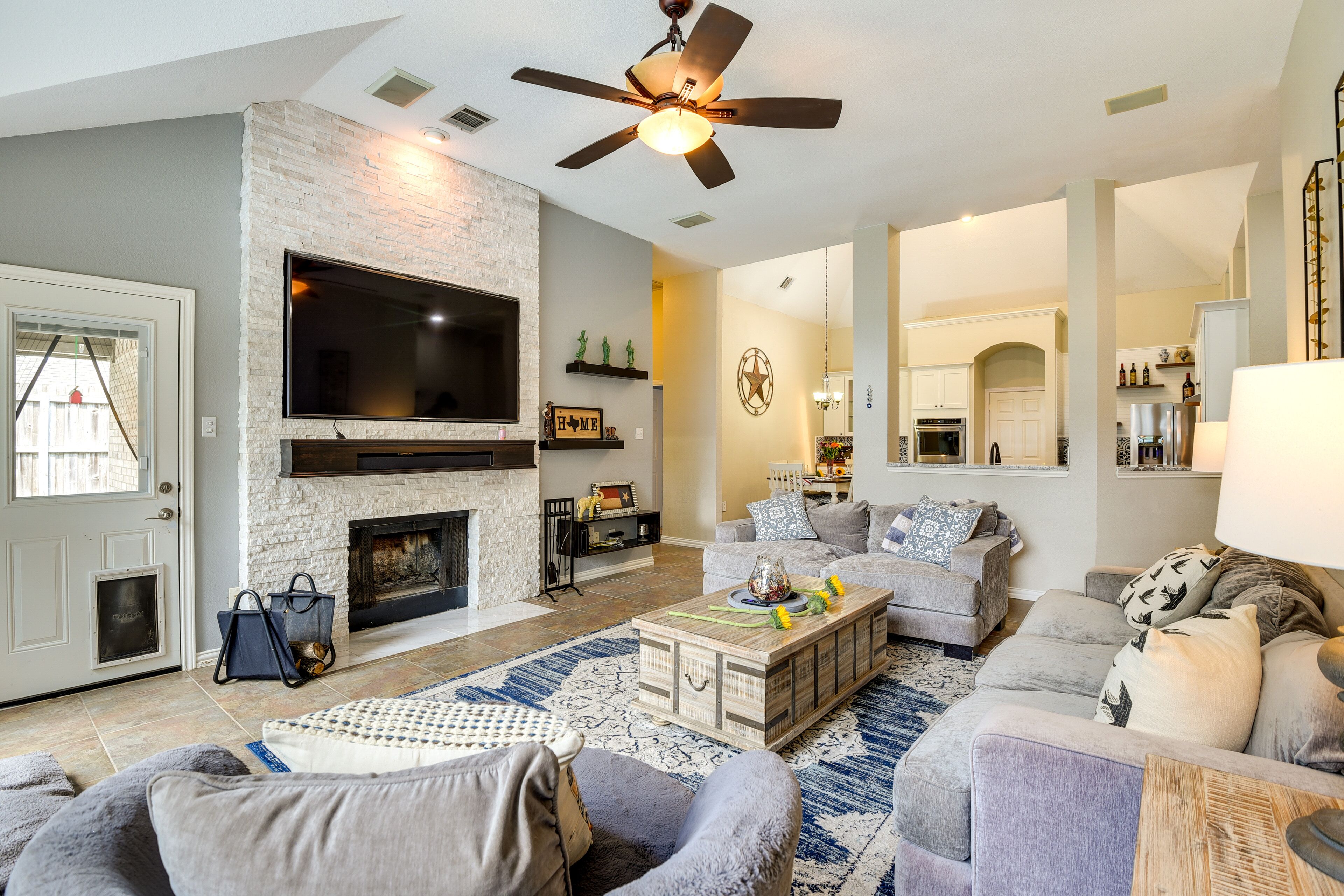 Spacious Flower Mound Home In Central Location! - Grapevine, TX