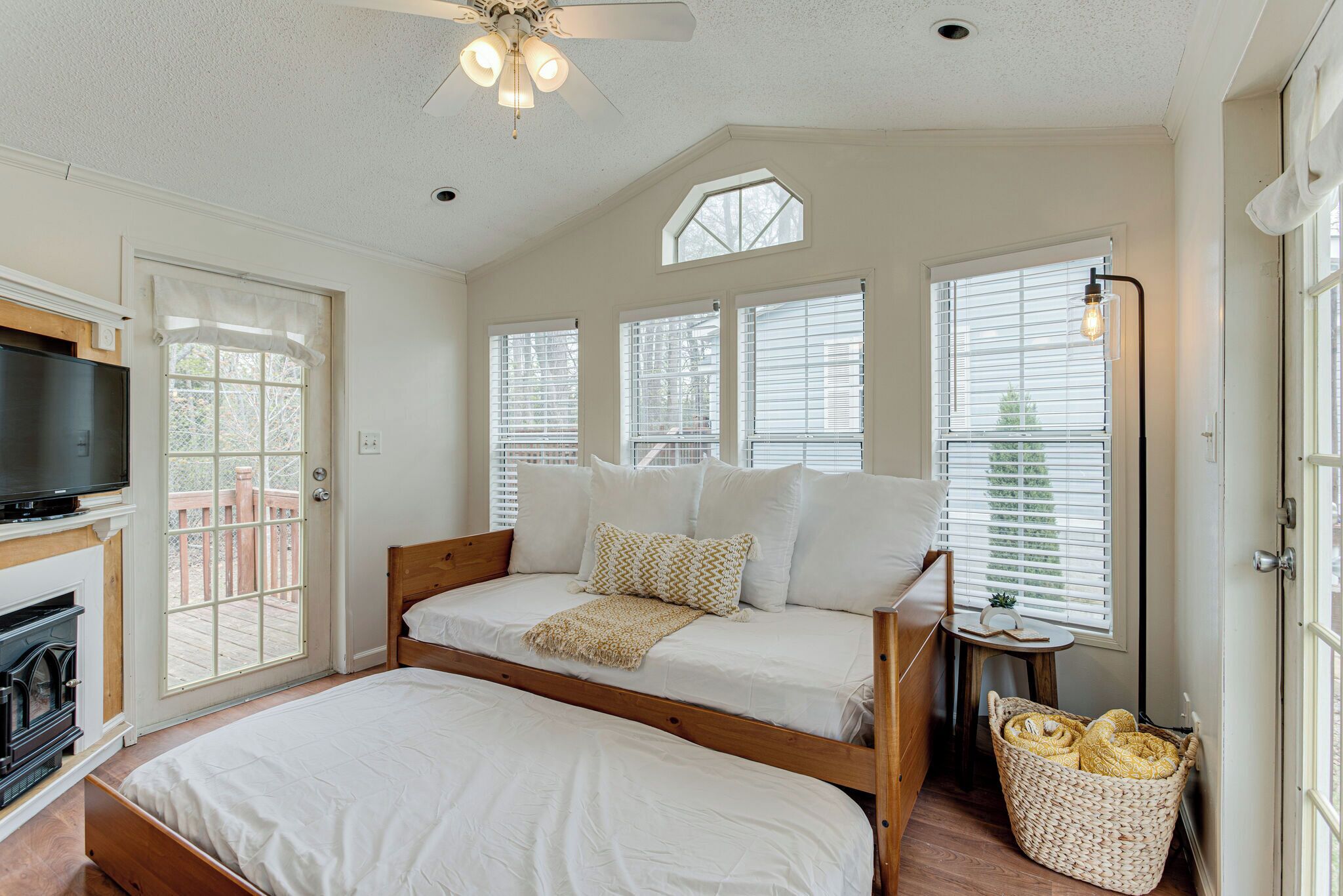 Have The Sweetest Dreams @ The Honey Bear Cottage! - Monteagle, TN