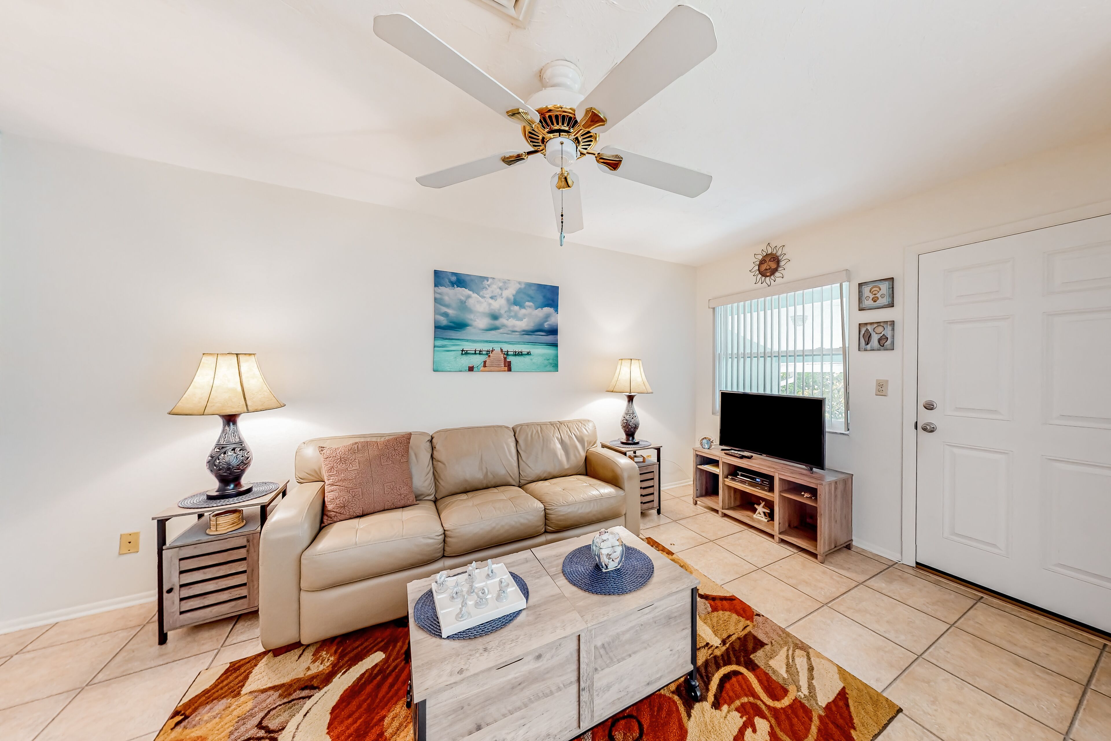 Gulf-view Condo With Pool, Grill Access, Balcony, Washer/dryer & Central Ac - Cortez Beach, FL