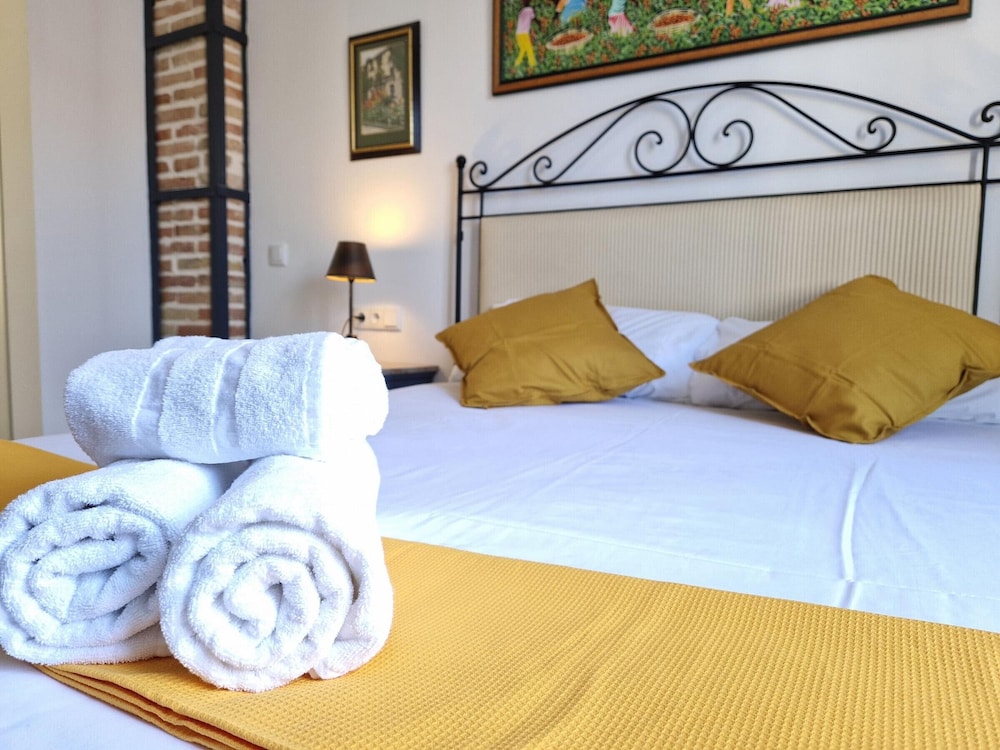 Historic 1936 Villa Near Pedregalejo Beach, Renovated 2023, Málaga - Malaga Province, Espagne