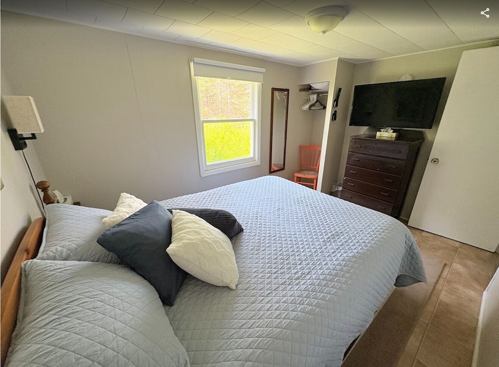 Cozy Cottage In Grand Tracadie Pei Minutes Away From Pei's Beautiful Beaches. - Prince Edward Island