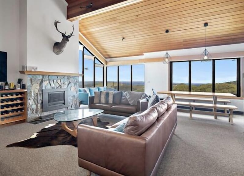 Beautiful Spacious Ski Chalet - Mount Hotham