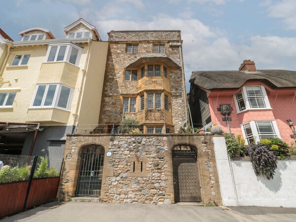 Sundial House - Lyme Regis