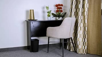 Quarto Individual Comfort | Sala de estar | Escritórios, impressoras