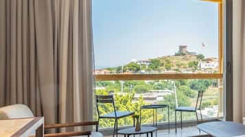 Quarto Triplo Superior | Vista para o jardim