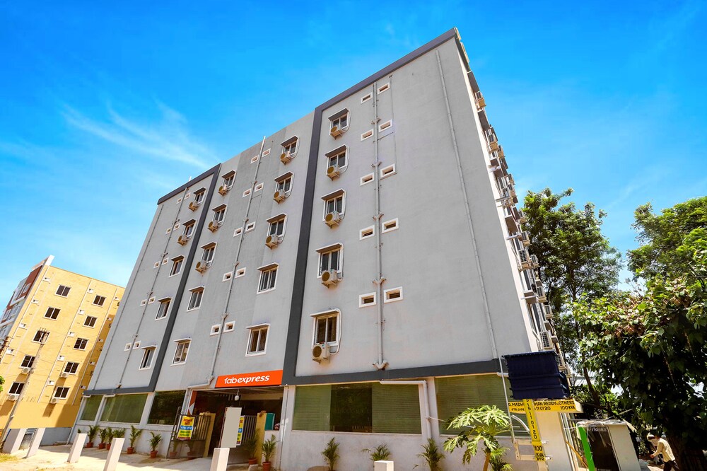Fabhotel Broholic Suites I - Hyderabad