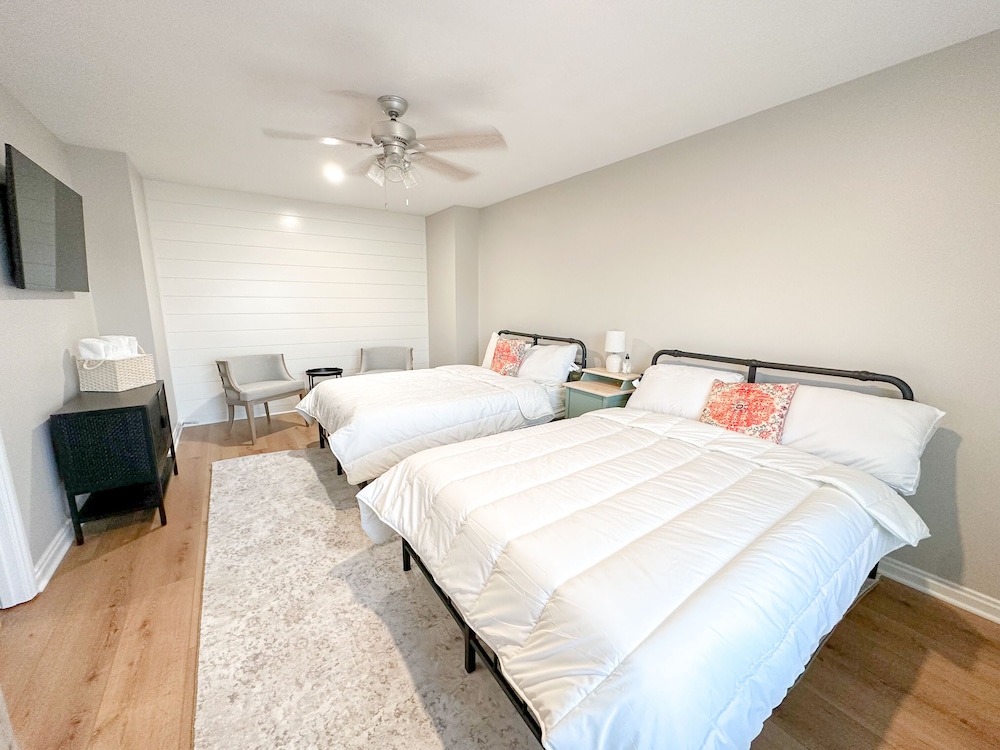 Group Accommodation: The Attic By Cp Sports Center - Sandusky